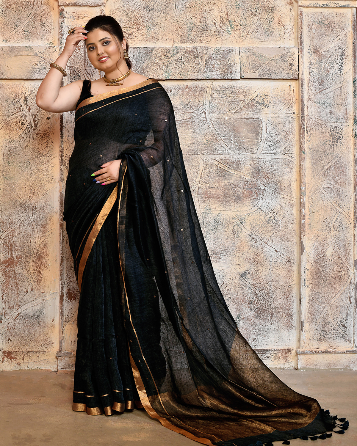 Extremely Light and Soft Linen Saree - Shree Collection By Debjani Dhar